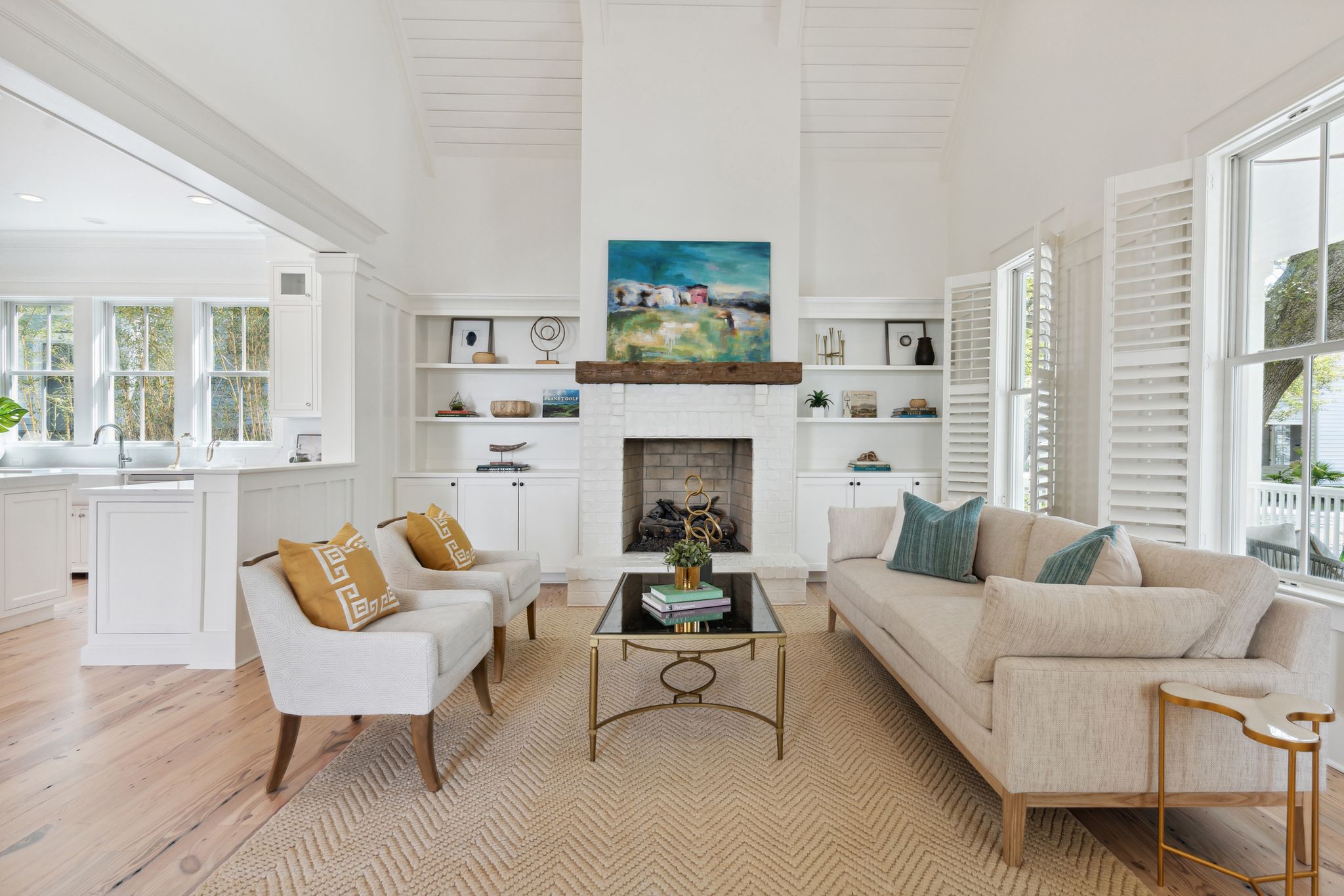 STAGING VS. DECORATING: UNDERSTANDING THE DIFFERENCE | Showhomes